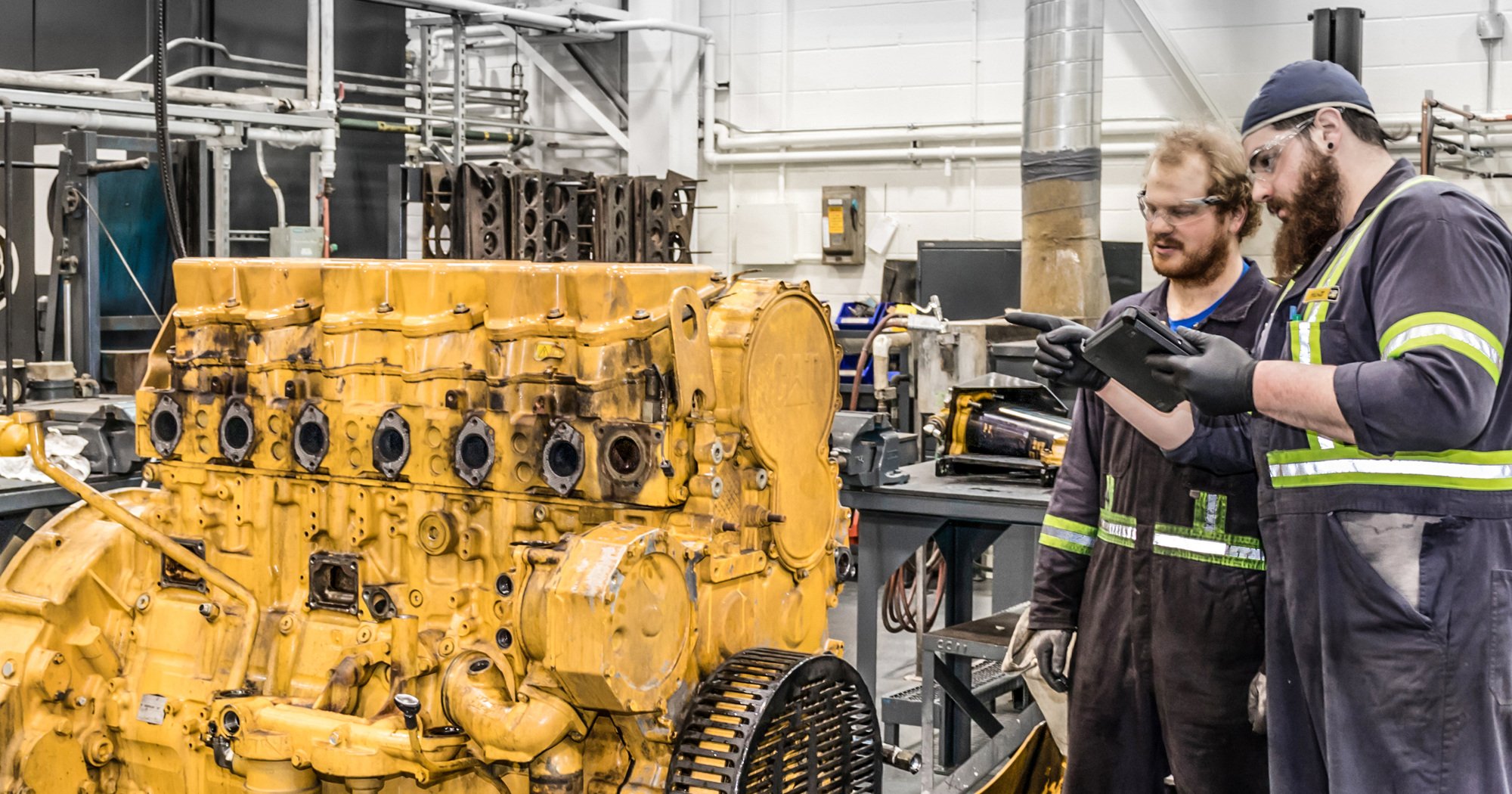 How Toromont Cat Excels in Rebuilding Machine Components?